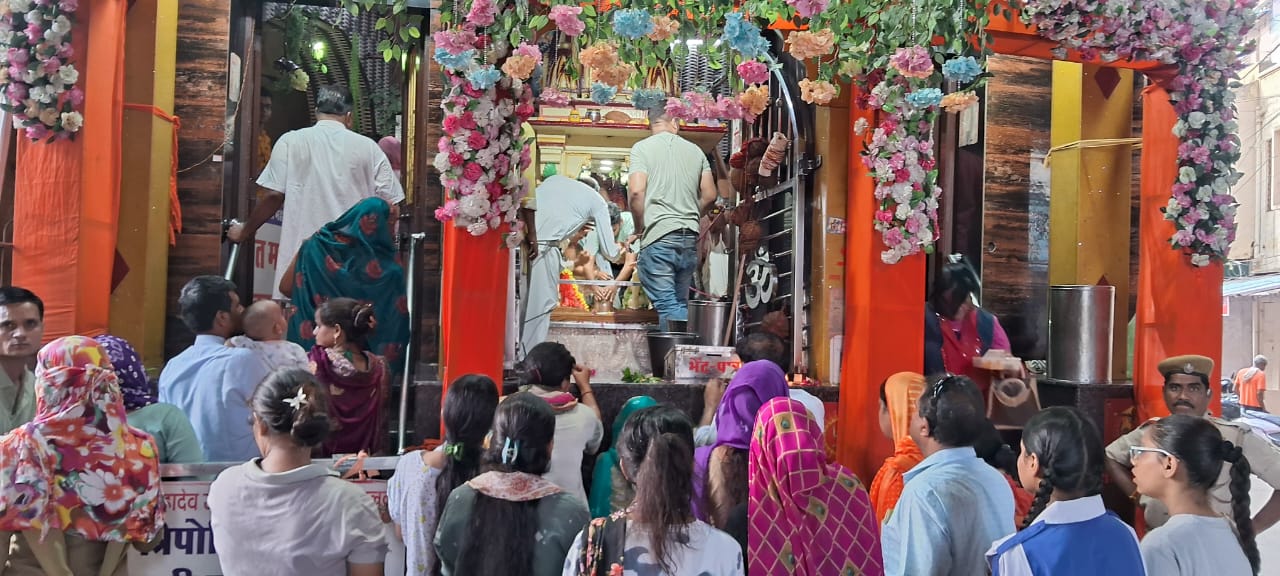 सावन का पहला सोमवार आज, अलवर में शिवालियों में गूंजे बम भोले के जयकारे ...