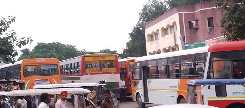 उत्तर प्रदेश के बस स्टेशनों पर रक्षाबंधन को लेकर खास इंतजाम - Jan ...
