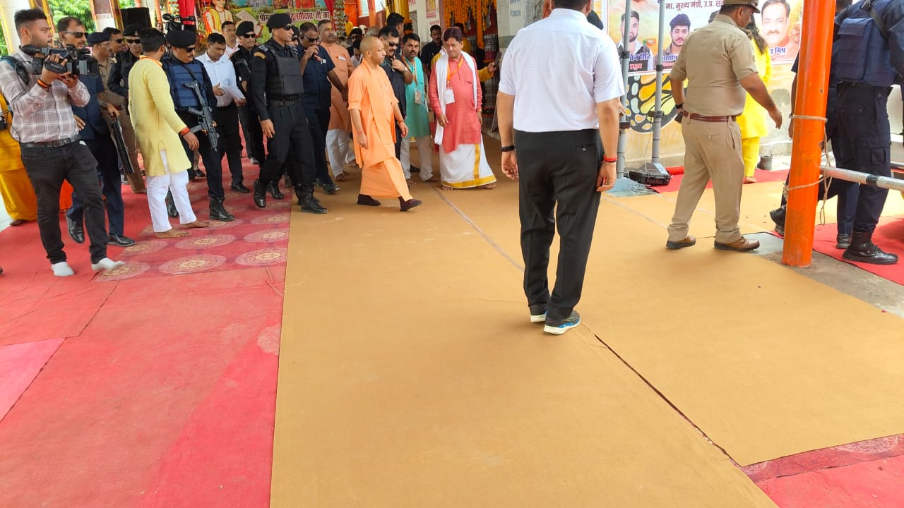 मुख्यमंत्री योगी आदित्यनाथ ने किया घाट सौंदर्यीकरण का वादा - Jan Expresslive